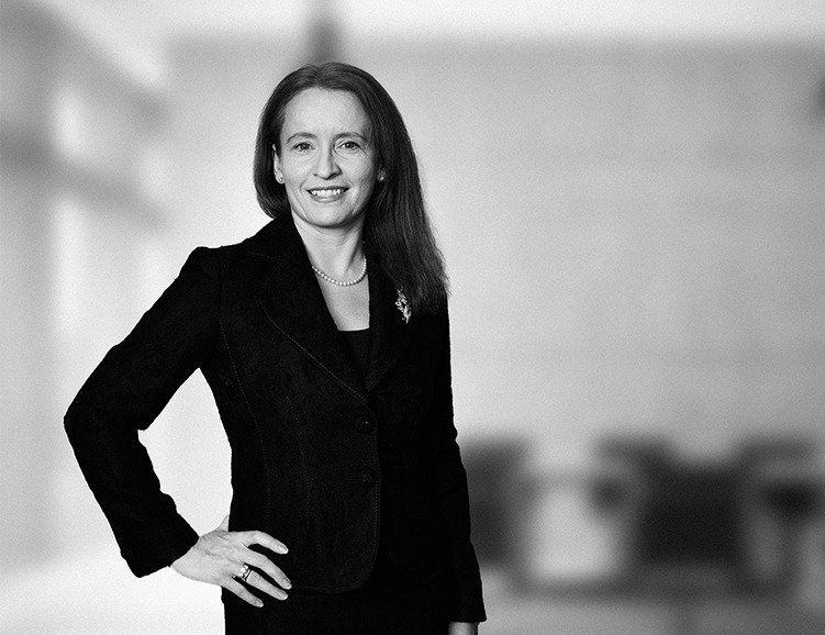 Caroline Hart - Senior Associate, Lawyer